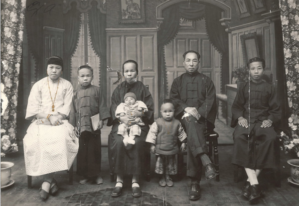Lee Gang Bong – family portraits | Chinese Exclusion Act Case Files