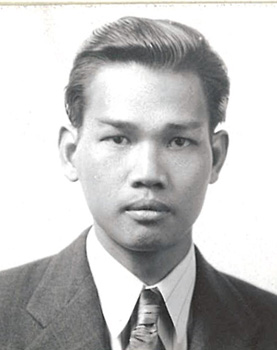 Chun Kim Shee – photos of Chun, his father, witnesses, and with his ...